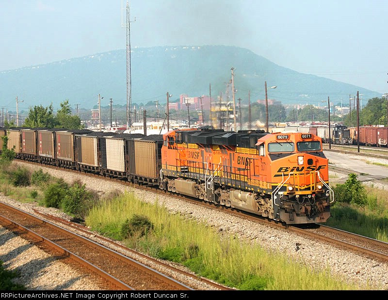 BNSF 6071